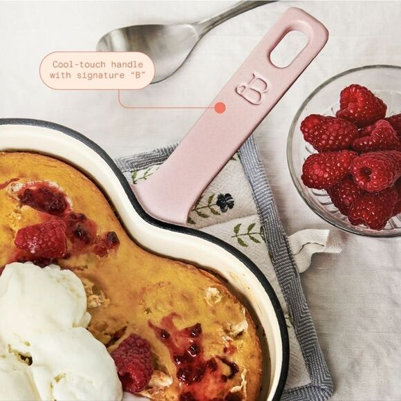 Beautiful | Kitchen | Beautiful Enameled Cast Iron Heart Skillet By ...